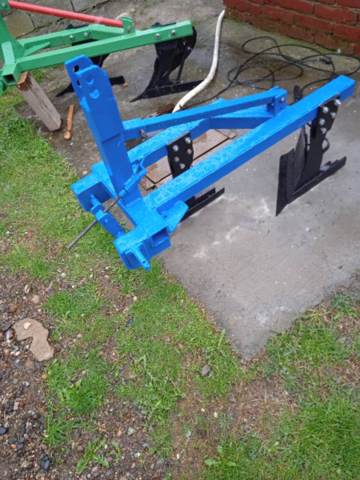 Plug za mali traktor