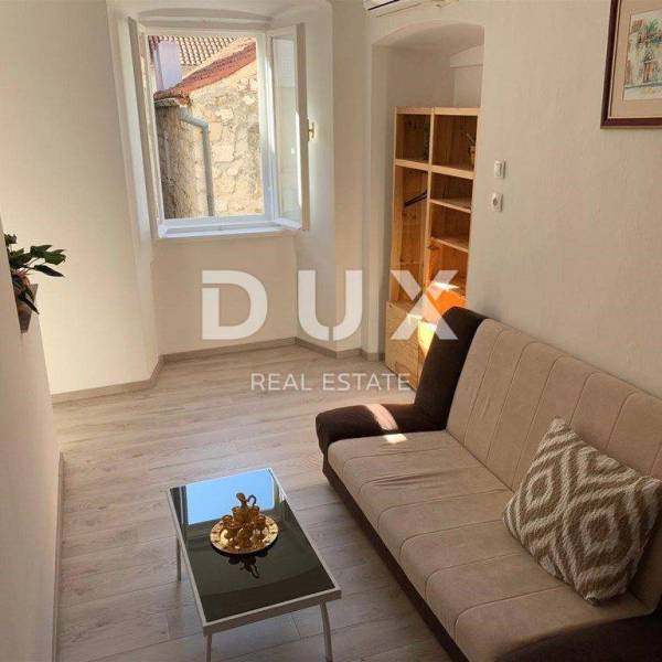 OTOK RAB, CENTAR GRADA RABA- stan u samom centru grada Raba